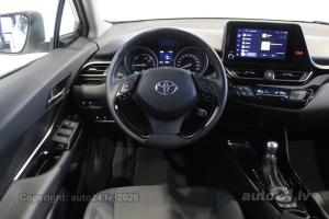 Белый Тойота C-HR 2023 в Таллин, объемом двигателя 1.80 л и пробегом 31 тыс. км за 24990 €, фото 10 на AUTOMOTO.COM.LV
