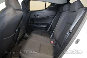 Белый Тойота C-HR 2023 в Таллин, объемом двигателя 1.80 л и пробегом 31 тыс. км за 24990 €, фото 16 на AUTOMOTO.COM.LV