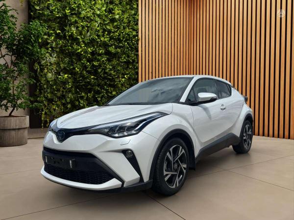 Balts Toyota C-HR 2023 Kauņa, ar dzinēja tilpumu 1.80 L un nobraukumu 20 tūkst. km par 23990 €, foto 1 vietnē AUTOMOTO.COM.LV