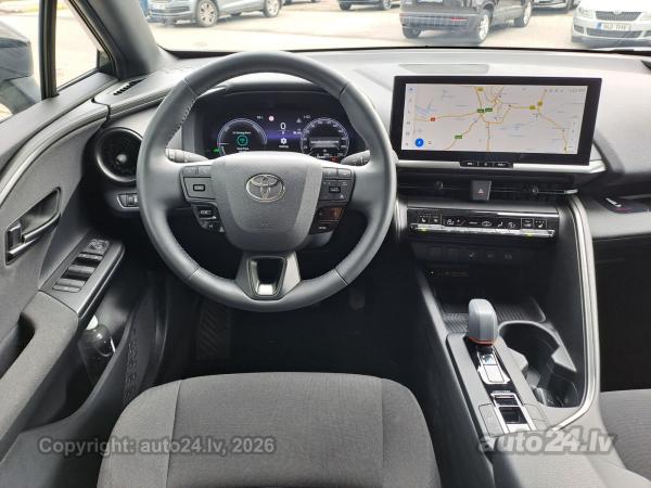Balts Toyota C-HR 2024 Tartu, ar dzinēja tilpumu 1.80 L un nobraukumu 18 tūkst. km par 29000 €, foto 3 vietnē AUTOMOTO.COM.LV