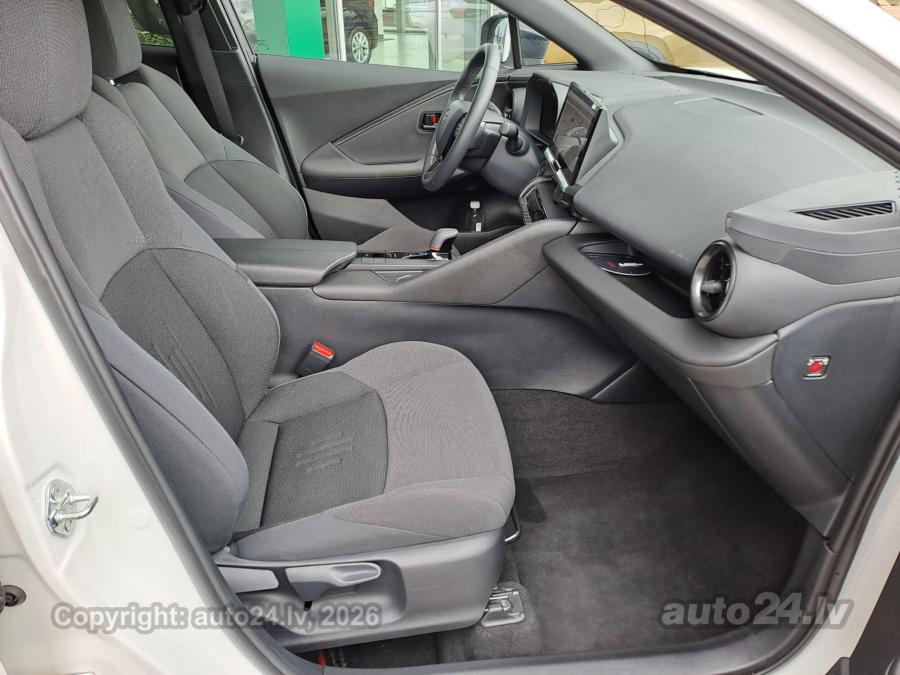 White Toyota C-HR 2024 in Tartu, with an engine capacity of 1.80 L and mileage of 18 thousand km for 29000 €, photo 6 on AUTOMOTO.COM.LV