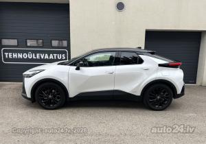 White Toyota C-HR 2024 in Parnu, with an engine capacity of 2.00 L and mileage of 19 thousand km for 39990 €, photo 3 on AUTOMOTO.COM.LV
