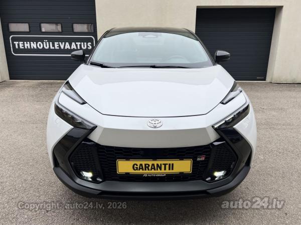 White Toyota C-HR 2024 in Parnu, with an engine capacity of 2.00 L and mileage of 19 thousand km for 39990 €, photo 5 on AUTOMOTO.COM.LV