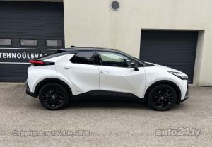 White Toyota C-HR 2024 in Parnu, with an engine capacity of 2.00 L and mileage of 19 thousand km for 39990 €, photo 8 on AUTOMOTO.COM.LV