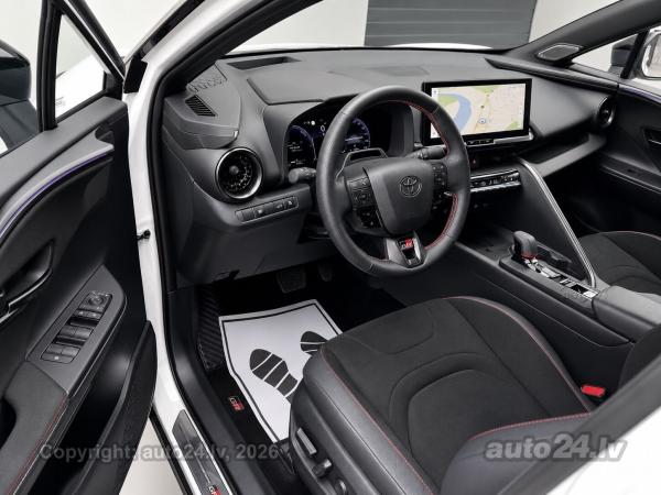 White Toyota C-HR 2024 in Parnu, with an engine capacity of 2.00 L and mileage of 19 thousand km for 39990 €, photo 10 on AUTOMOTO.COM.LV