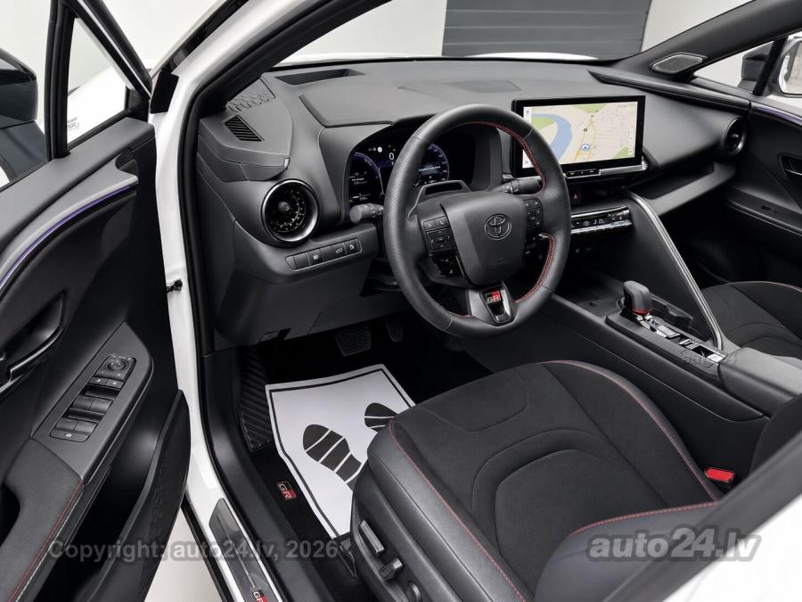 White Toyota C-HR 2024 in Parnu, with an engine capacity of 2.00 L and mileage of 19 thousand km for 39990 €, photo 11 on AUTOMOTO.COM.LV