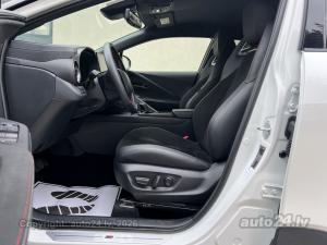 White Toyota C-HR 2024 in Parnu, with an engine capacity of 2.00 L and mileage of 19 thousand km for 39990 €, photo 12 on AUTOMOTO.COM.LV