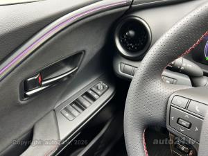 White Toyota C-HR 2024 in Parnu, with an engine capacity of 2.00 L and mileage of 19 thousand km for 39990 €, photo 14 on AUTOMOTO.COM.LV