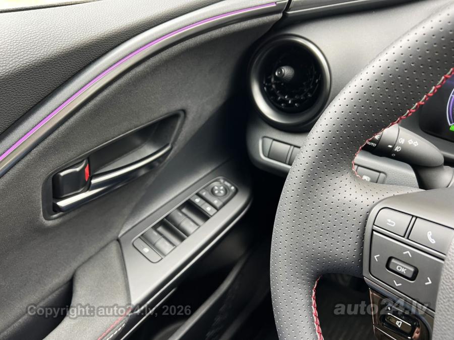 White Toyota C-HR 2024 in Parnu, with an engine capacity of 2.00 L and mileage of 19 thousand km for 39990 €, photo 14 on AUTOMOTO.COM.LV