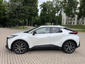 Balts Toyota C-HR 2024 Rīga, ar dzinēja tilpumu 1.80 L un nobraukumu 51 tūkst. km par 26900 €, foto 5 vietnē AUTOMOTO.COM.LV