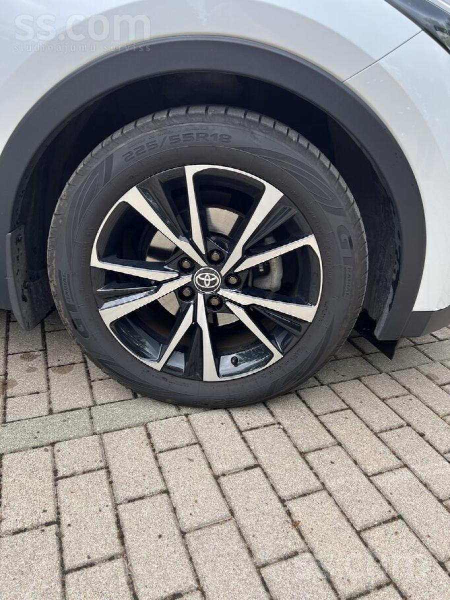 Balts Toyota C-HR 2024 Rīga, ar dzinēja tilpumu 1.80 L un nobraukumu 51 tūkst. km par 26900 €, foto 6 vietnē AUTOMOTO.COM.LV