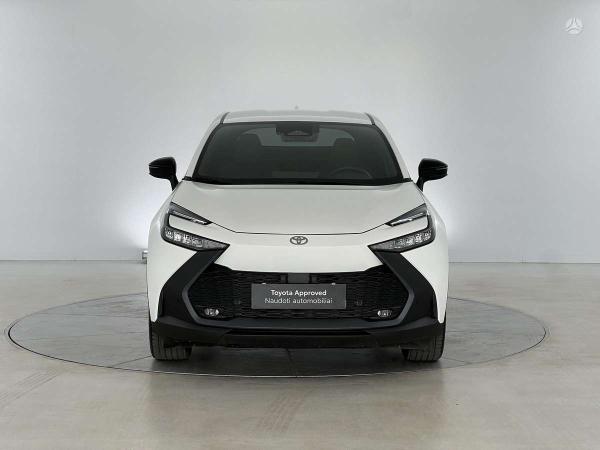 Белый Тойота C-HR 2025 в Вильнюс, объемом двигателя 1.99 л и пробегом 20 тыс. км за 33900 €, фото 5 на AUTOMOTO.COM.LV