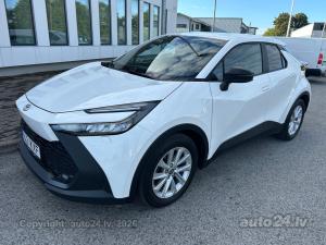 Balts Toyota C-HR 2025 Tallina, ar dzinēja tilpumu 1.80 L un nobraukumu 120 tūkst. km par 24999 €, foto  vietnē AUTOMOTO.COM.LV