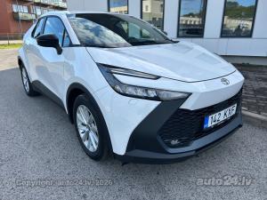 White Toyota C-HR 2025 in Tallinn, with an engine capacity of 1.80 L and mileage of 120 thousand km for 24999 €, photo 3 on AUTOMOTO.COM.LV