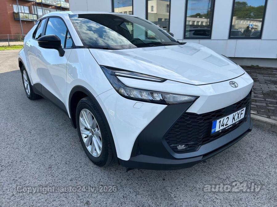 White Toyota C-HR 2025 in Tallinn, with an engine capacity of 1.80 L and mileage of 120 thousand km for 24999 €, photo 3 on AUTOMOTO.COM.LV