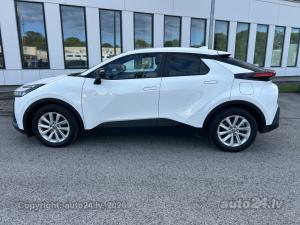 White Toyota C-HR 2025 in Tallinn, with an engine capacity of 1.80 L and mileage of 120 thousand km for 24999 €, photo 8 on AUTOMOTO.COM.LV