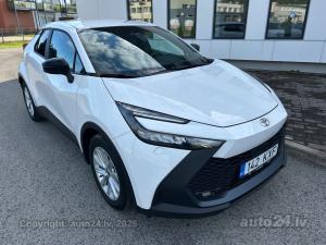 White Toyota C-HR 2025 in Tallinn, with an engine capacity of 1.80 L and mileage of 120 thousand km for 24999 €, photo 10 on AUTOMOTO.COM.LV