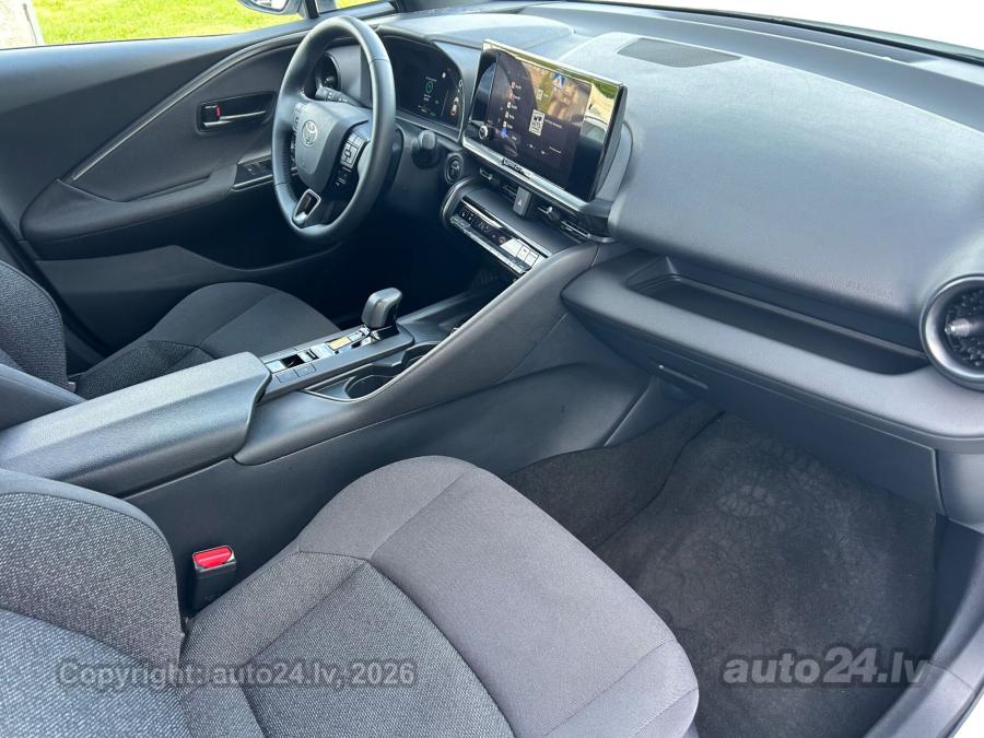 White Toyota C-HR 2025 in Tallinn, with an engine capacity of 1.80 L and mileage of 120 thousand km for 24999 €, photo 12 on AUTOMOTO.COM.LV