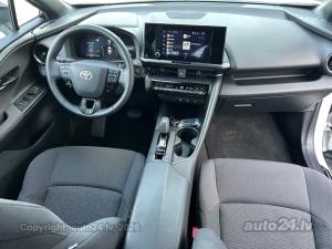 White Toyota C-HR 2025 in Tallinn, with an engine capacity of 1.80 L and mileage of 120 thousand km for 24999 €, photo 13 on AUTOMOTO.COM.LV