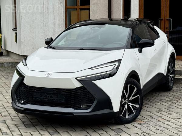 Тойота C-HR 2025 в Елгава на AUTOMOTO.COM.LV Белый Тойота C-HR 2025 в Елгава, объемом двигателя 1.80 л и пробегом 25 тыс. км за 26800 €, фото 1 на AUTOMOTO.COM.LV