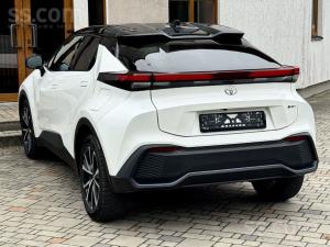 Белый Тойота C-HR 2025 в Елгава, объемом двигателя 1.80 л и пробегом 25 тыс. км за 26800 €, фото 5 на AUTOMOTO.COM.LV