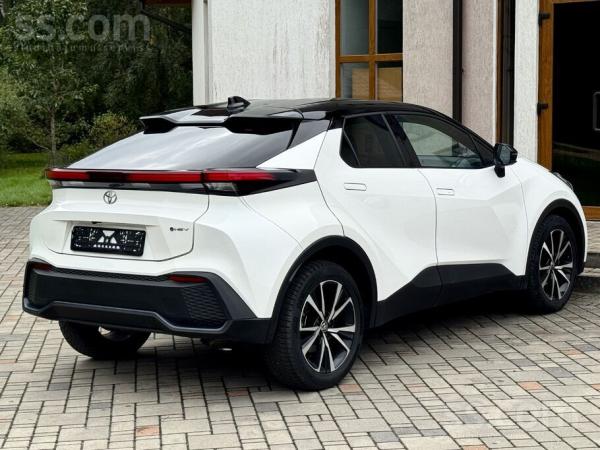 Тойота C-HR 2025 в Елгава на AUTOMOTO.COM.LV Белый Тойота C-HR 2025 в Елгава, объемом двигателя 1.80 л и пробегом 25 тыс. км за 26800 €, фото 9 на AUTOMOTO.COM.LV