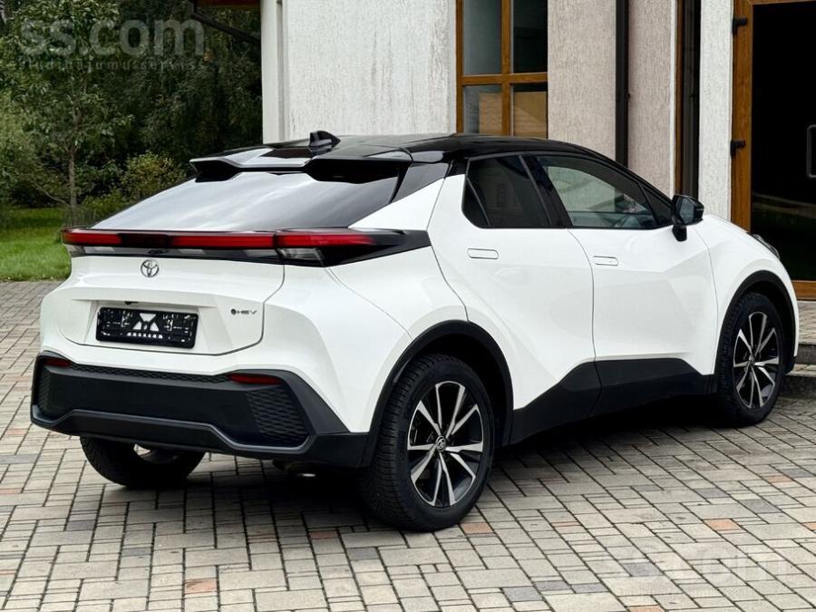 Белый Тойота C-HR 2025 в Елгава, объемом двигателя 1.80 л и пробегом 25 тыс. км за 26800 €, фото 9 на AUTOMOTO.COM.LV