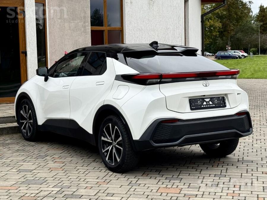 Белый Тойота C-HR 2025 в Елгава, объемом двигателя 1.80 л и пробегом 25 тыс. км за 26800 €, фото 10 на AUTOMOTO.COM.LV