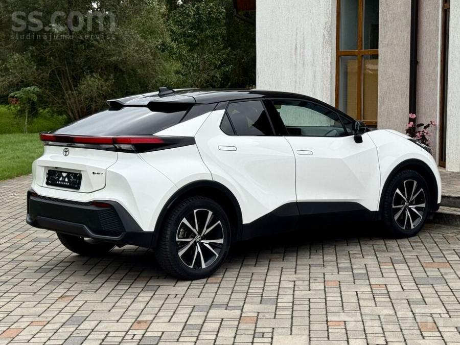 Белый Тойота C-HR 2025 в Елгава, объемом двигателя 1.80 л и пробегом 25 тыс. км за 26800 €, фото 16 на AUTOMOTO.COM.LV