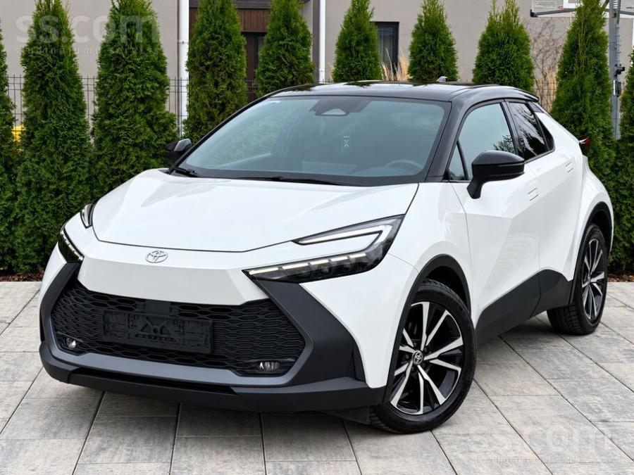 Balts Toyota C-HR 2025 Jelgava, ar dzinēja tilpumu 1.80 L un nobraukumu 25 tūkst. km par 25900 €, foto 1 vietnē AUTOMOTO.COM.LV