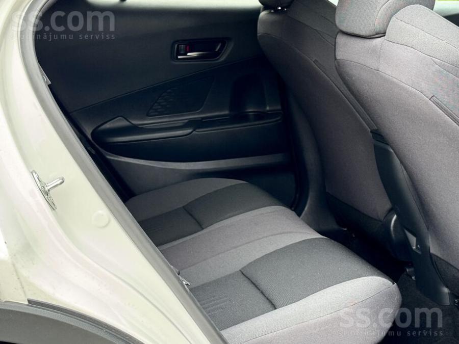 Balts Toyota C-HR 2025 Jelgava, ar dzinēja tilpumu 1.80 L un nobraukumu 25 tūkst. km par 25900 €, foto 19 vietnē AUTOMOTO.COM.LV