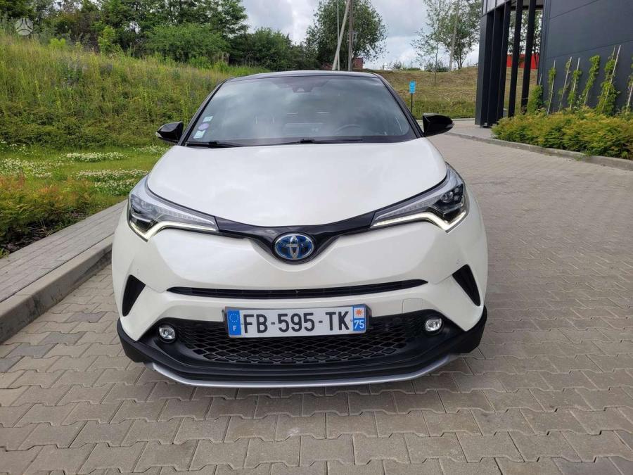 Белый Тойота C-HR 2019 в Вильнюс, объемом двигателя 1.86 л и пробегом 176 тыс. км за 16800 €, фото 4 на AUTOMOTO.COM.LV