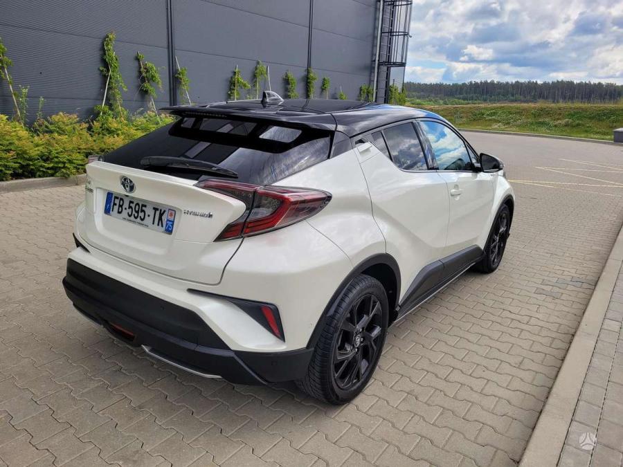 Белый Тойота C-HR 2019 в Вильнюс, объемом двигателя 1.86 л и пробегом 176 тыс. км за 16800 €, фото 9 на AUTOMOTO.COM.LV
