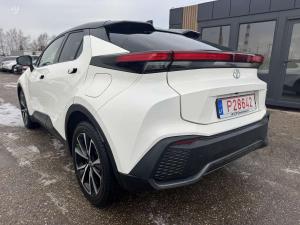 White Toyota C-HR 2024 in Panevezys, with an engine capacity of 1.80 L and mileage of 6 thousand km for 28500 €, photo 9 on AUTOMOTO.COM.LV