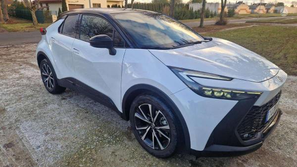 Balts Toyota C-HR 2024 Radviliškis, ar dzinēja tilpumu 1.80 L un nobraukumu 6 tūkst. km par 24400 €, foto 4 vietnē AUTOMOTO.COM.LV