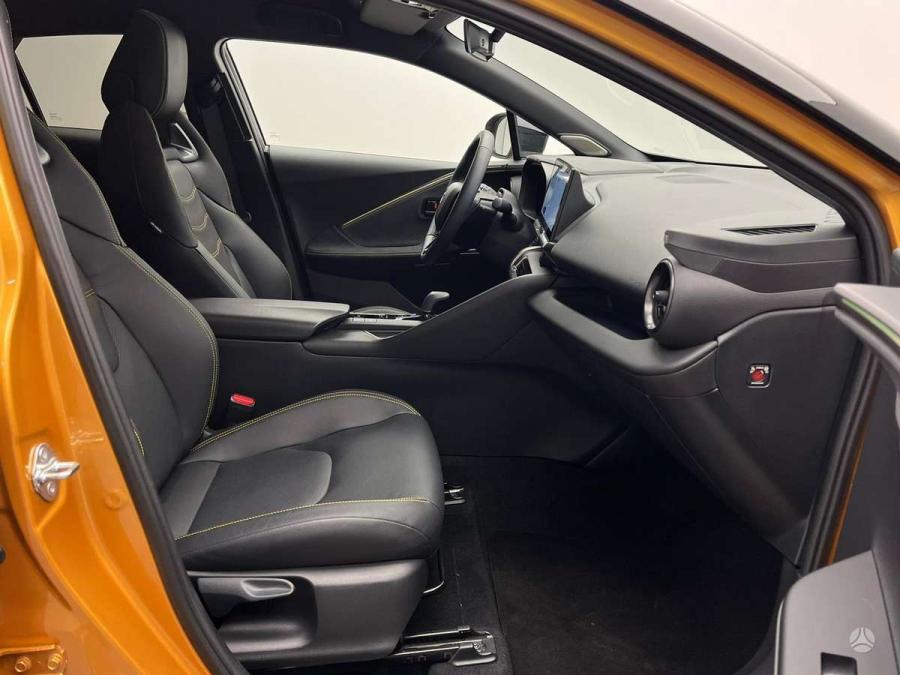 Dzeltens Toyota C-HR 2024 Panevēža, ar dzinēja tilpumu 1.99 L un nobraukumu 3 tūkst. km par 38590 €, foto 17 vietnē AUTOMOTO.COM.LV
