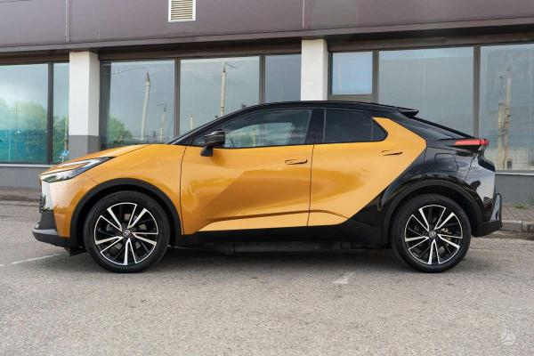 Желтый Тойота C-HR 2024 в Вильнюс, объемом двигателя 1.99 л и пробегом 41 тыс. км за 35800 €, фото 2 на AUTOMOTO.COM.LV