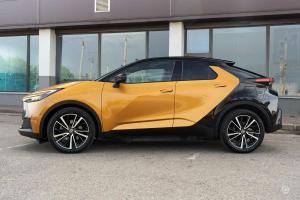 Желтый Тойота C-HR 2024 в Вильнюс, объемом двигателя 1.99 л и пробегом 41 тыс. км за 35800 €, фото 3 на AUTOMOTO.COM.LV