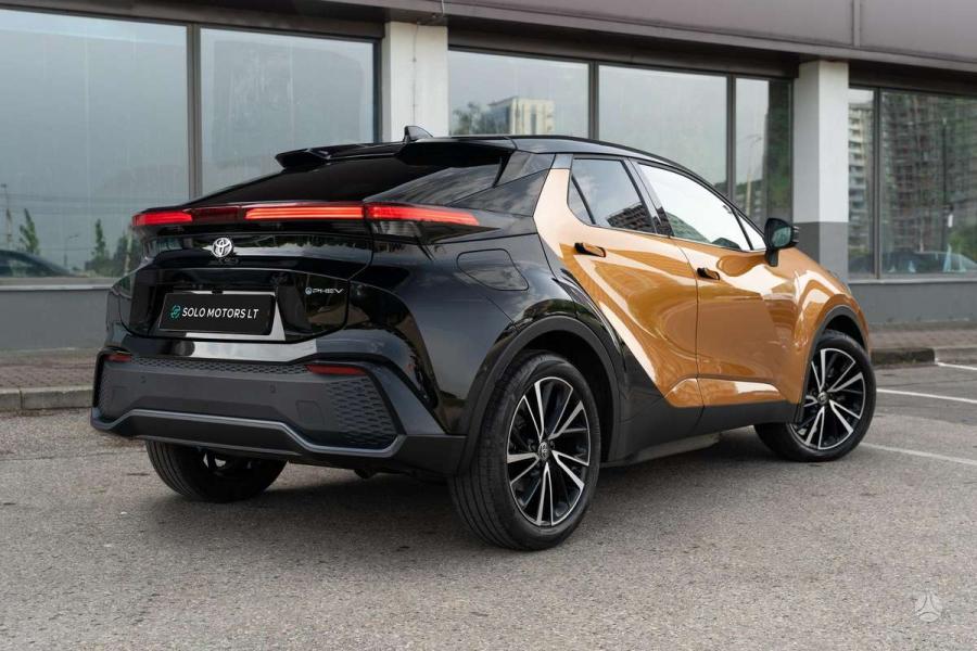 Желтый Тойота C-HR 2024 в Вильнюс, объемом двигателя 1.99 л и пробегом 41 тыс. км за 35800 €, фото 5 на AUTOMOTO.COM.LV