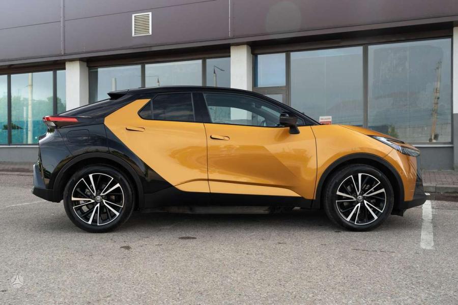 Желтый Тойота C-HR 2024 в Вильнюс, объемом двигателя 1.99 л и пробегом 41 тыс. км за 35800 €, фото 6 на AUTOMOTO.COM.LV
