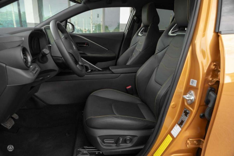Желтый Тойота C-HR 2024 в Вильнюс, объемом двигателя 1.99 л и пробегом 41 тыс. км за 35800 €, фото 11 на AUTOMOTO.COM.LV