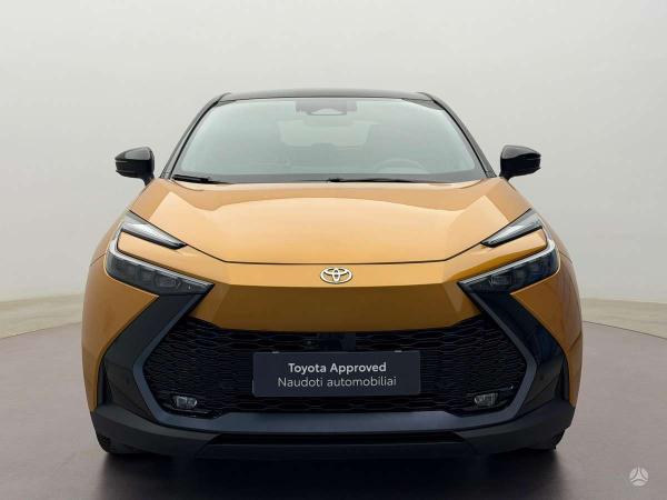 Желтый Тойота C-HR 2024 в Паневежис, объемом двигателя 1.99 л и пробегом 21 тыс. км за 34990 €, фото 2 на AUTOMOTO.COM.LV