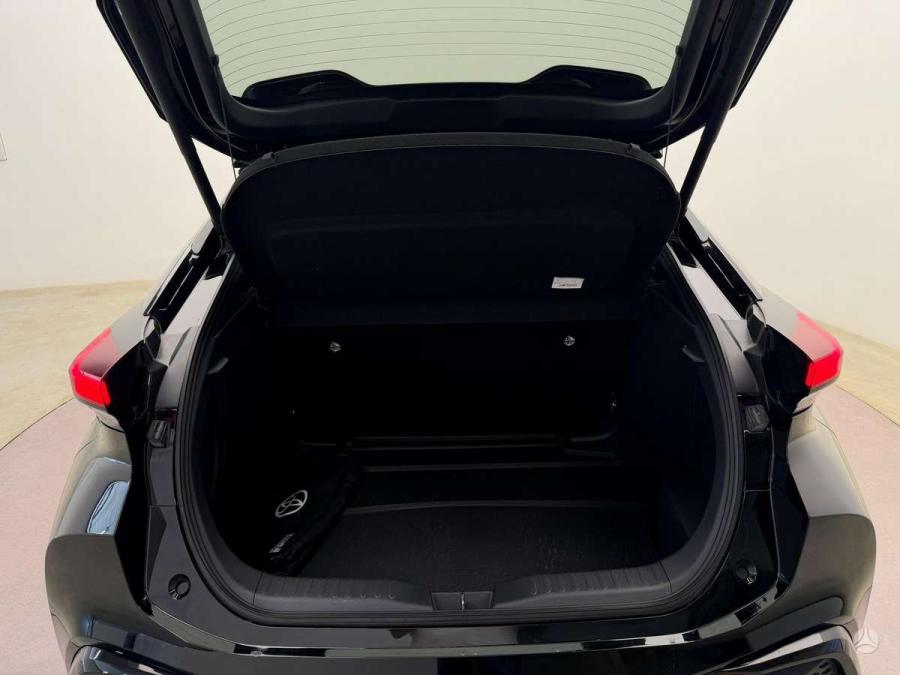 Желтый Тойота C-HR 2024 в Паневежис, объемом двигателя 1.99 л и пробегом 21 тыс. км за 34990 €, фото 16 на AUTOMOTO.COM.LV