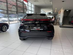 Dzeltens Toyota C-HR 2024 Rīga, ar dzinēja tilpumu 2.00 L un nobraukumu 45 tūkst. km par 34500 €, foto 6 vietnē AUTOMOTO.COM.LV