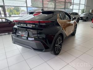 Dzeltens Toyota C-HR 2024 Rīga, ar dzinēja tilpumu 2.00 L un nobraukumu 45 tūkst. km par 34500 €, foto 7 vietnē AUTOMOTO.COM.LV
