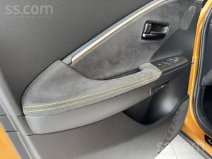 Dzeltens Toyota C-HR 2024 Rīga, ar dzinēja tilpumu 2.00 L un nobraukumu 45 tūkst. km par 34500 €, foto 13 vietnē AUTOMOTO.COM.LV
