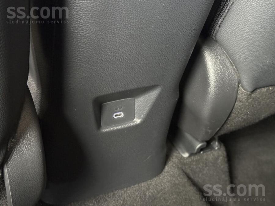 Dzeltens Toyota C-HR 2024 Rīga, ar dzinēja tilpumu 2.00 L un nobraukumu 45 tūkst. km par 34500 €, foto 24 vietnē AUTOMOTO.COM.LV