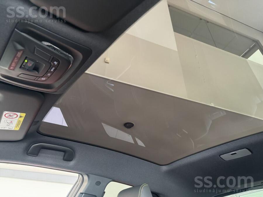 Dzeltens Toyota C-HR 2024 Rīga, ar dzinēja tilpumu 2.00 L un nobraukumu 45 tūkst. km par 34500 €, foto 25 vietnē AUTOMOTO.COM.LV