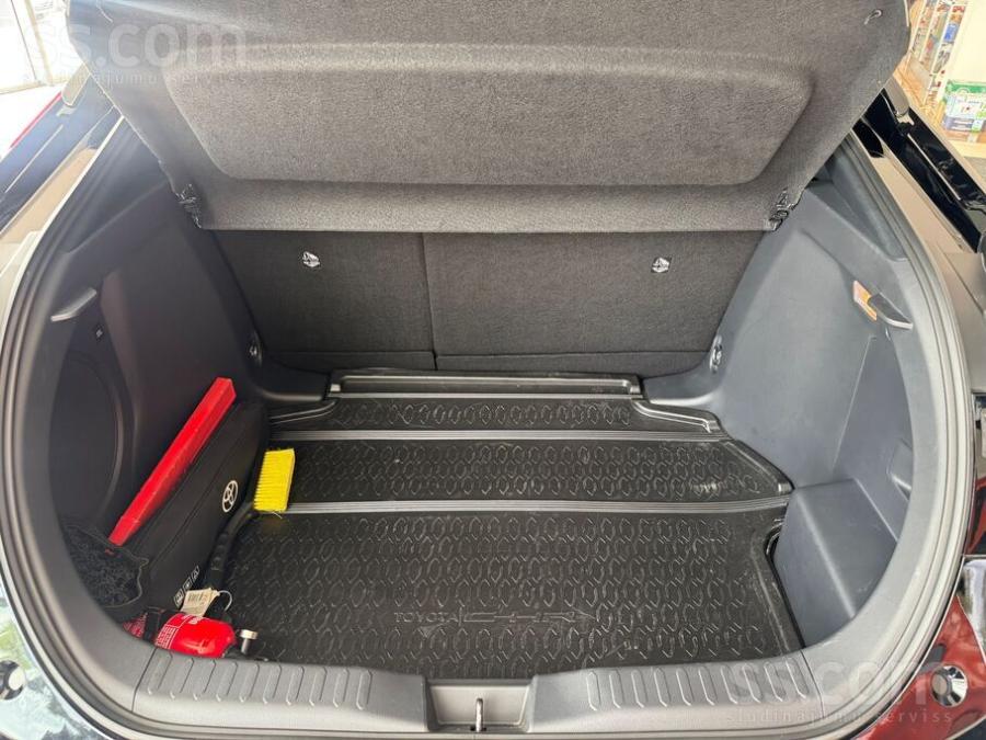 Dzeltens Toyota C-HR 2024 Jēkabpils, ar dzinēja tilpumu 2.00 L un nobraukumu 45 tūkst. km par 34500 €, foto 7 vietnē AUTOMOTO.COM.LV