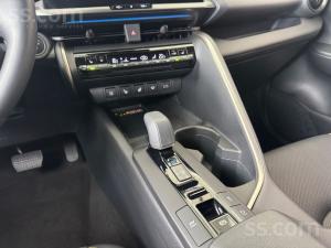 Dzeltens Toyota C-HR 2024 Jēkabpils, ar dzinēja tilpumu 2.00 L un nobraukumu 45 tūkst. km par 34500 €, foto 19 vietnē AUTOMOTO.COM.LV